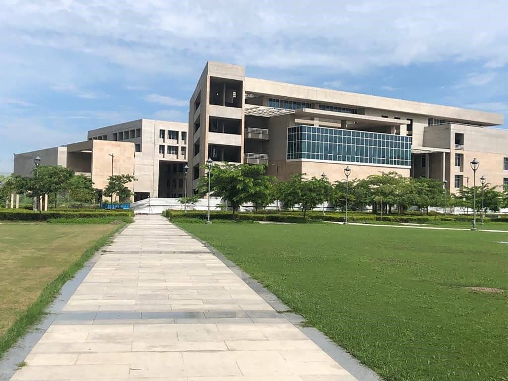 School of Management and Entrepreneurship, School of Humanities ...